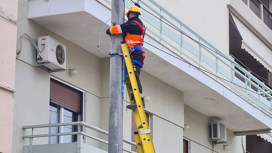 Οπτικές ίνες σε 1,7 εκατ. νοικοκυριά ως το 2025 από τη ΔΕΗ FiberGrid ...
